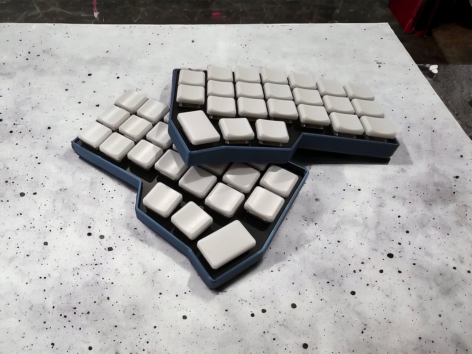 Corne v4: Kailh Choc - Split Ergonomic Keyboard with RGB LED Backlight ...